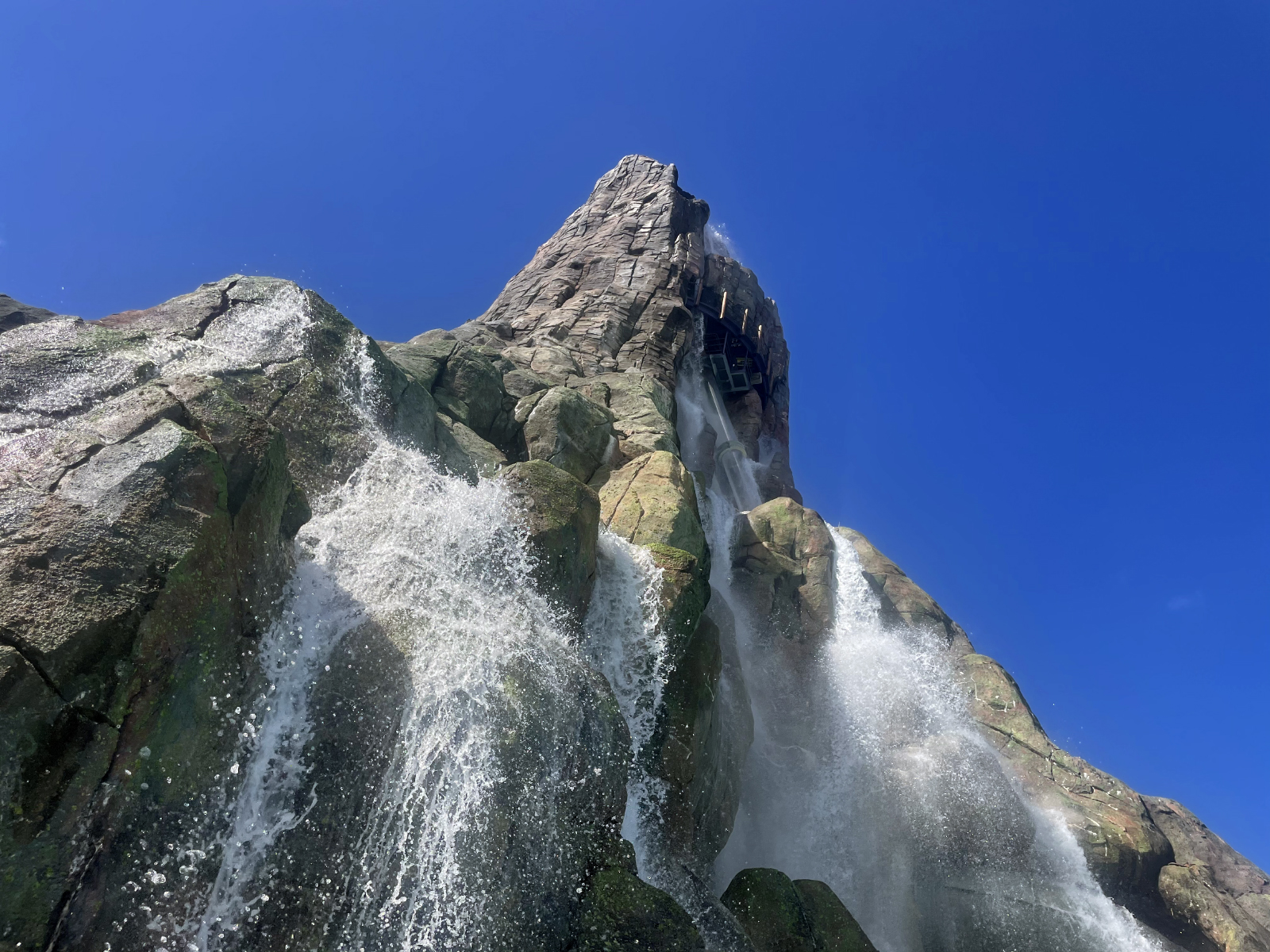 Universal’s Volcano Bay reopens after 4-month seasonal closure - Epic ...