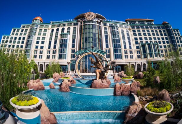 Universal Helios Grand Hotel at Epic Universe Guide